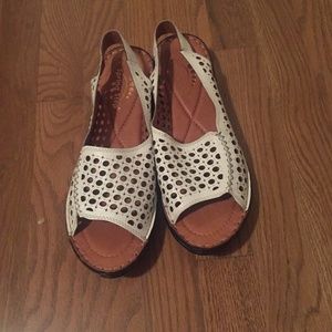 Spring Step | Shoes | White Spring Step European Sandals | Poshmark